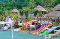 China Kids Slide Group - Multi-Lane Fiberglass Water Slides with Low Platform and Non-Slip Steps for Safe Play for sale