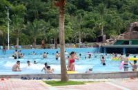 China Outdoor Water Park Wave Pool Wave Machine For Family Entertainment for sale