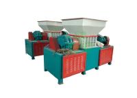 China Waste PP / PVC Single Shaft Shredder Machine With 20pcs Blades Compact Design for sale