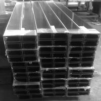 China Corrosion Resistance Hot Dip Galvanized Cable Tray with Ventilation Groove and Covers for sale