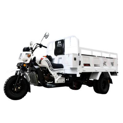 China 400 kg Load Capacity Water Cooled Tricycle with Four Spring Shock Absorber Design for sale