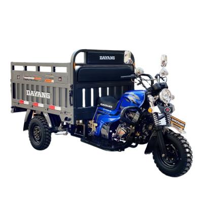 China Heat Dissipation 4 Stroke 50 Type Motorcycle Tricycles for Heavy Duty Cargo Transport for sale