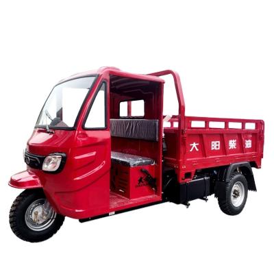 China Water-Cooled Engine Semi Cab Tricycle with Double Lights and Strong Loading Capacity for sale