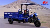China 350cc Red Hanhu Cargo Tricycle 5 Wheels and from Dayang for Large Cargo Transportation for sale
