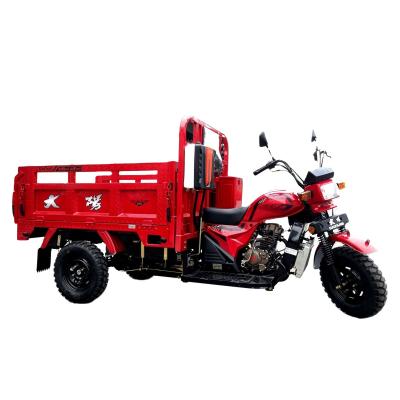 China 2021 Semi Cabin 300cc Motorized Cargo Tricycle with Front Hydraulic Spring Shock Absorber for sale