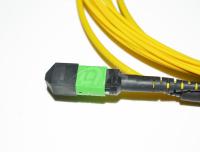 China 40G 8 Fiber Singlemode MPO/MTP To LC Fan Out Jumper 0.5dB Insertion Loss for sale