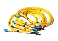 China LC/UPC Cabo Yellow LSZH SM MM Single Core Fiber Optic Cable Patch Cord for sale