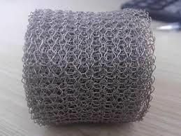 China Silver Flat and Corrugated Stainless Steel Knitted Mesh Roll with 99% Filter Rating for sale