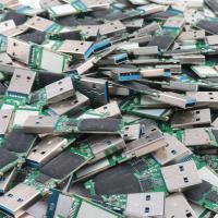 China 24mm X 11mm X 1.4mm USB Flash Chip Speed Transfer Up To 100MB/s Lightweight for sale
