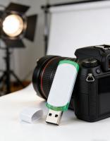 China 32GB 64GB 128GB 256GB Plastic USB Stick 2.0 / 3.0 With Lanyard Neck String Plastic Usb Flash Drive Can Do Print Logo for sale