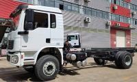 China Shacman L3000 Light Cargo Truck Chassis 4X2 Small Lorry Truck 3-5 Tons for sale