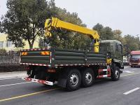 China China Dongfeng KR 6.3T Truck Mounted Mobile Crane For Bridges Subways Buildings for sale