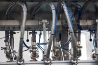 China Automatic Linear Type Piston 5l Jerrycan Engine Oil Filling Capping And Sealing Line for sale