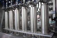 China Automatic Linear Type Piston 5l Jerrycan Engine Oil Filling Capping And Sealing Line for sale