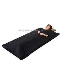 China Portable Infrared Sauna Blanket 600W 80℃ Remote Control Home Use with Arm Holes for sale