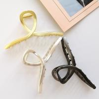 China Large Gold Metal Hair Claw Clip for Thick Hair 12x6x4cm Women Girls Fashion Alloy Barrettes for sale