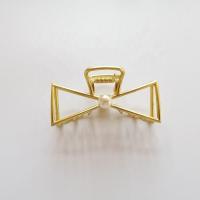 China Large Alloy Metal Shark Hair Claw Clip 9x5.5x5cm for Women Girls Thick Hair for sale
