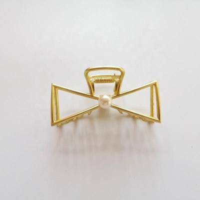China Large Alloy Metal Shark Hair Claw Clip 9x5.5x5cm for Women Girls Thick Hair for sale