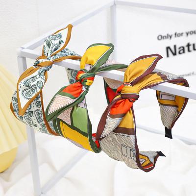 China Handmade Printed Fabric Hair Band 7cm Wide Non Slip Women Headband for Daily Wear for sale