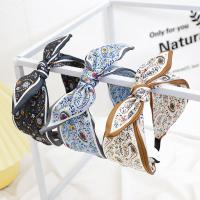 China Handmade Printed Fabric Hair Band 7cm Wide Non Slip Women Headband for Daily Wear for sale