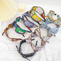 China Handmade Printed Fabric Hair Band 7cm Wide Non Slip Women Headband for Daily Wear for sale