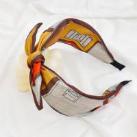 China Handmade Printed Fabric Hair Band 7cm Wide Non Slip Women Headband for Daily Wear for sale