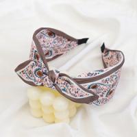 China Handmade Printed Fabric Hair Band 7cm Wide Non Slip Women Headband for Daily Wear for sale