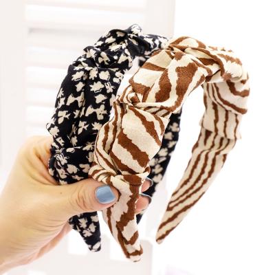 China Fabric Hair Hoop 4cm Wide Small Broken Flower Fold Out Headband for Women Girls Daily Use for sale