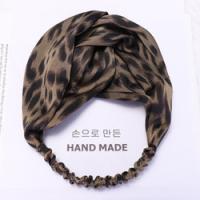 China Korean Wide Edge Leopard Headband for Women 7cm Fabric Hair Accessories for sale