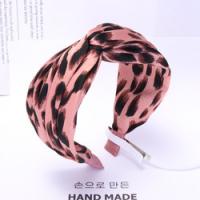 China Korean Wide Edge Leopard Headband for Women 7cm Fabric Hair Accessories for sale