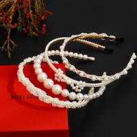China Luxury Pearl Hairband for Women Elegant Handmade Plastic Pearl Headband for Short Hair Daily Party Use for sale