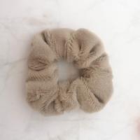China Plain White Faux Fur Hair Scrunchies 10.5cm Soft Plush Hair Ring for Women Winter Warm for sale