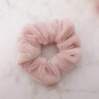 China Plain White Faux Fur Hair Scrunchies 10.5cm Soft Plush Hair Ring for Women Winter Warm for sale
