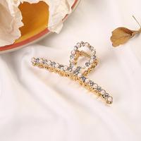 China Pearl Claw Hair Clip Korea Style Alloy Metal Creative Geometric Hairpin for Women 10cm for sale