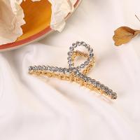China Pearl Claw Hair Clip Korea Style Alloy Metal Creative Geometric Hairpin for Women 10cm for sale