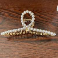 China Pearl Claw Hair Clip Korea Style Alloy Metal Creative Geometric Hairpin for Women 10cm for sale