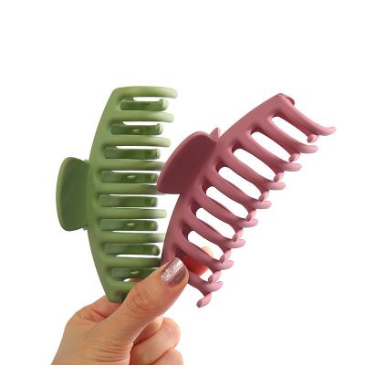 China Black Matte Claw Hair Clip Korean Solid Large Ponytail Hair Claw 30g Plastic for sale