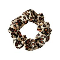 China Leopard Print Stretchy Hair Tie Scrunchie 10cm 3.7g Elastic Hair Band for Women Bulk for sale