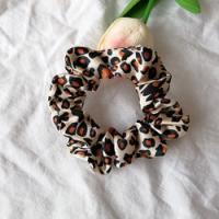 China Leopard Print Stretchy Hair Tie Scrunchie 10cm 3.7g Elastic Hair Band for Women Bulk for sale