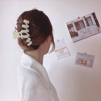 China Matte Plastic Hair Claw Clip Solid Color Wavy Grip Heat Resistant 11x4.5cm for Thick Hair for sale
