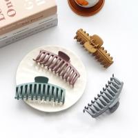 China Acrylic Large Hair Claw Clip 13cm for Thick Hair Matte Keel Shark Plastic Hair Clips Women for sale