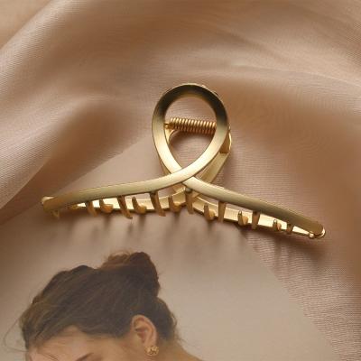 China Large Alloy Metal Shark Hair Claw Clip 11cm Gold Hair Accessories for Women Thick Hair for sale