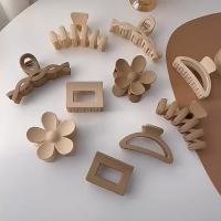 China Matte Elegant Flower Hair Claw Clip 8.5cm Solid Colors Geometric Design for Women Girls for sale