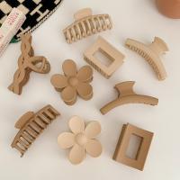 China Matte Elegant Flower Hair Claw Clip 8.5cm Solid Colors Geometric Design for Women Girls for sale