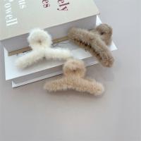 China Plastic Fur Hair Claw Clips for Women 11cm Solid Color Big Trendy Thick Hair Clamp for sale