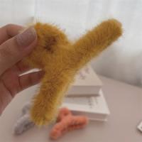 China Plastic Fur Hair Claw Clips for Women 11cm Solid Color Big Trendy Thick Hair Clamp for sale