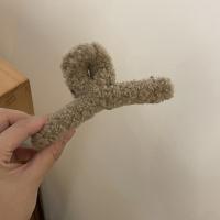 China Korean Lamb Wool Plush Hair Claw Clip for Women 11cm Strong Grip Acrylic for sale