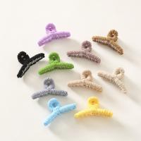 China Cute Warm Plush Fuzzy Hair Claw Clip Large Fur Autumn Winter Colorful 11cm for sale