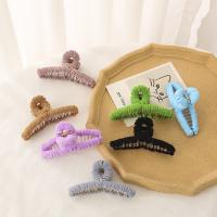 China Cute Warm Plush Fuzzy Hair Claw Clip Large Fur Autumn Winter Colorful 11cm for sale