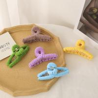 China Cute Warm Plush Fuzzy Hair Claw Clip Large Fur Autumn Winter Colorful 11cm for sale